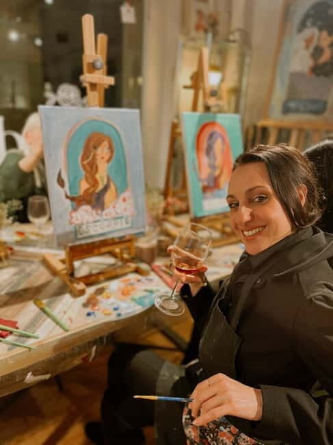 Barcelona: Create your own souvenir! Wine, Paint and Music! - Key Points