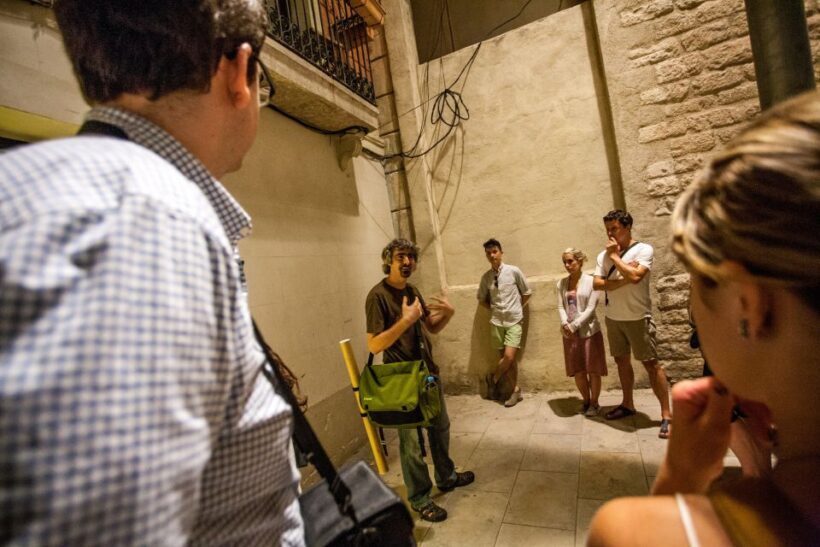 Barcelona: Dark History Night Walking Tour - A Unique Way to Experience Barcelonas Shadows
