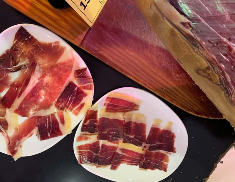 Barcelona: Delicious Food Tour and City Center Sightseeing - Why Choose This Tour?