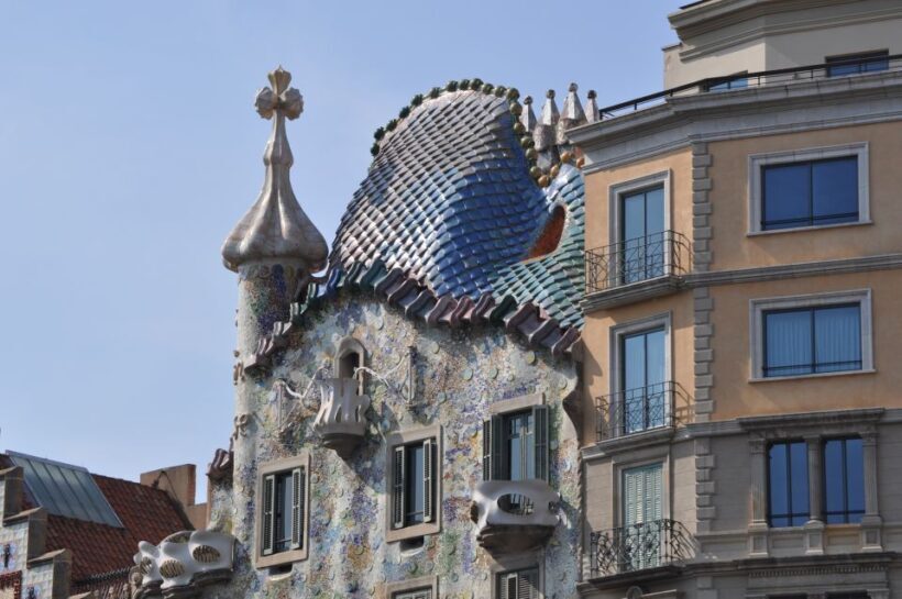 Barcelona: Discover Gaudi Architectural Guided Tour - An In-Depth Look at the Tour Experience
