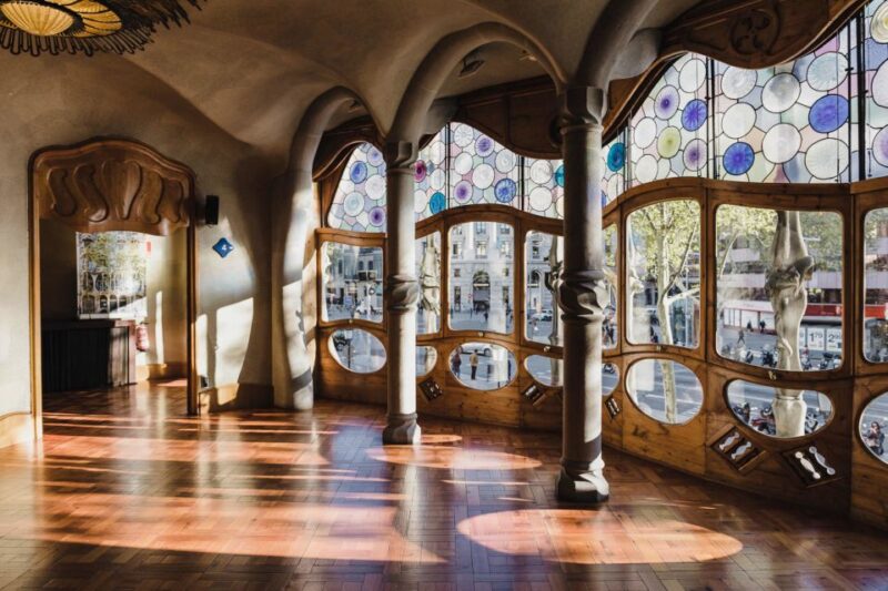 Barcelona: Discover Gaudí, Sagrada Familia, and Park Güell - Morning vs. Afternoon Tour: Which Fits You Best?