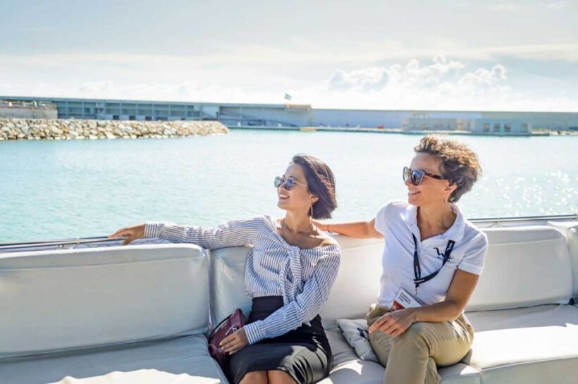 Barcelona: E-Bike Tour with Montjuic Cable Car & Boat Ride - Key Points