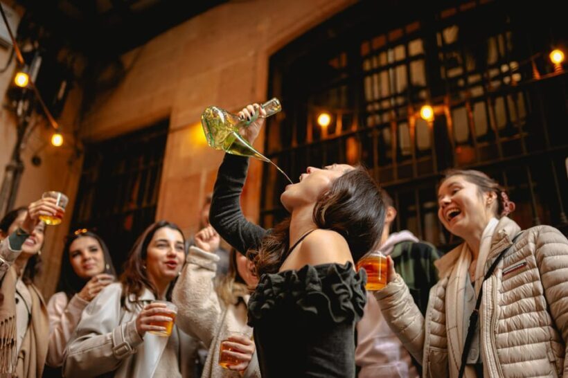 Barcelona: El Born Food Walking Tour with Tapas and Drinks - Key Points