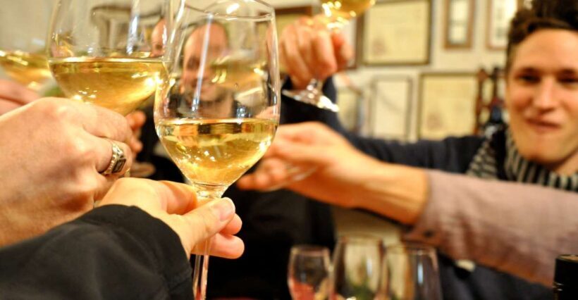 Barcelona: Evening Food and Wine Tasting Tour - Key Points