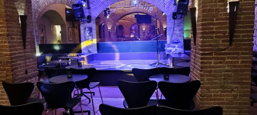 Barcelona: Exclusive Flamenco Show at El Paraigua with Drink - Authenticity, History, and Culture