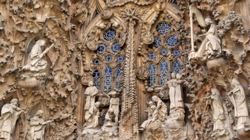 Barcelona: Exclusive Sagrada Familia Private Guided Tour - Key Points