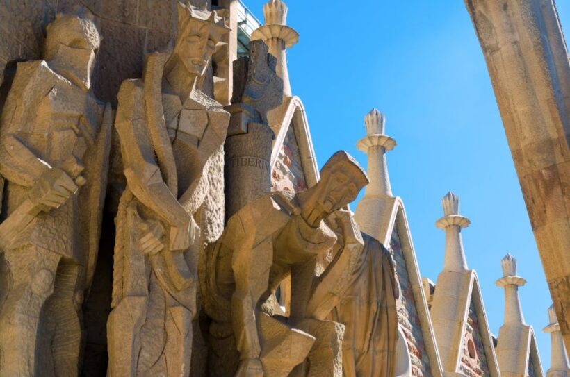 Barcelona: Exclusive Sagrada Familia Private Guided Tour - The Sum Up