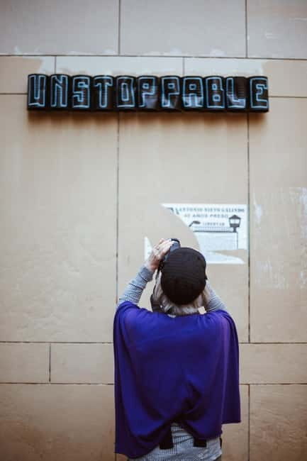 Barcelona: Explore Art district with Wine - Key Points