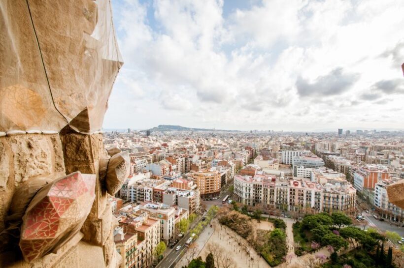 Barcelona: Fast-Track Sagrada Familia and Towers Guided Tour - The Sum Up