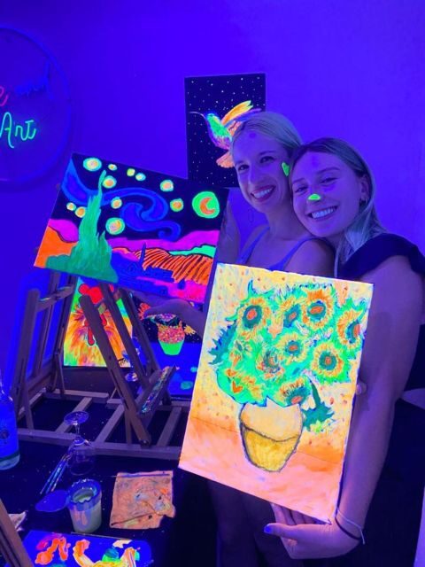 Barcelona: Fluorescent Paint and Wine Workshop - The Sum Up