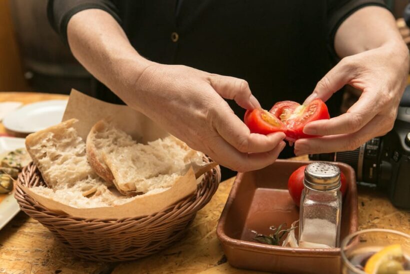 Barcelona: Food & Market Tapas Tour - Key Points