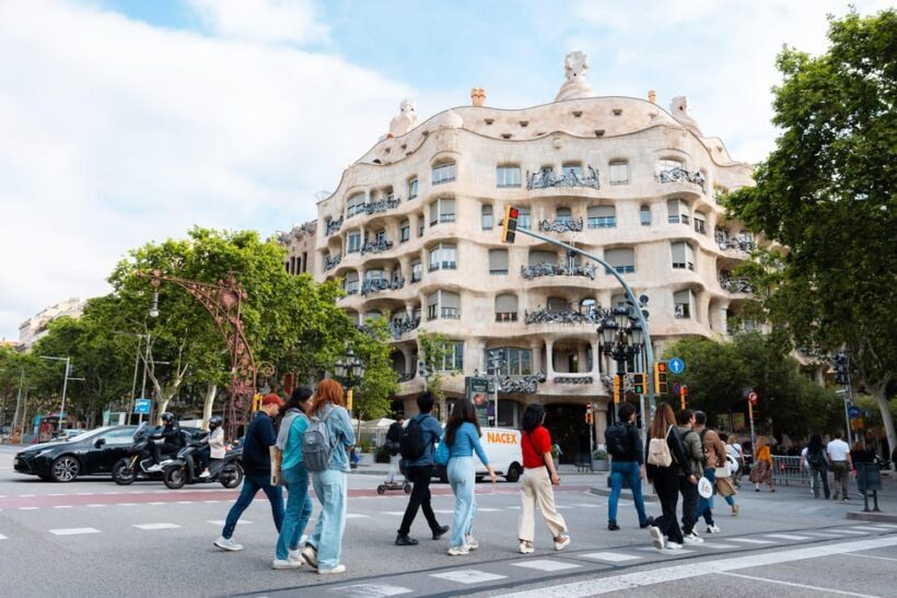 Barcelona: Gaudí Houses & Sagrada Familia Tour - FAQ