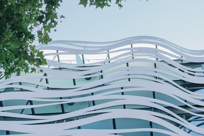 Barcelona & Gaudi. Regular Tour - Meeting and Logistics