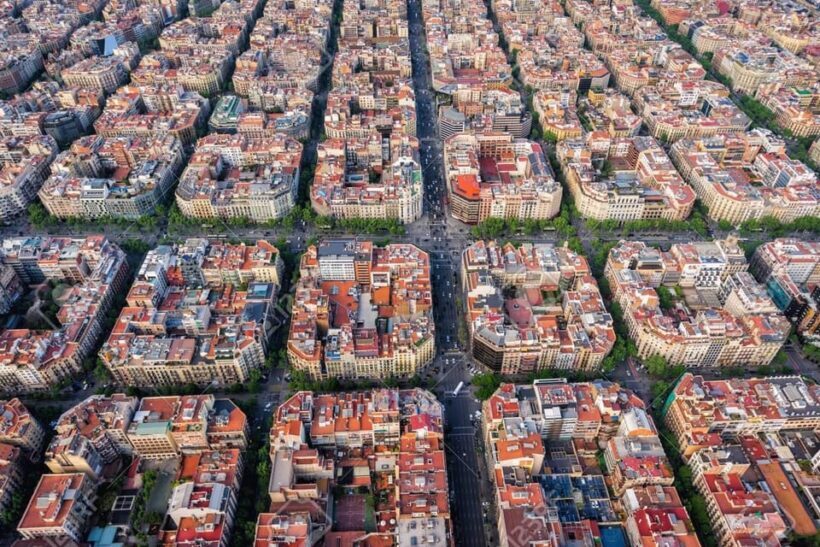 Barcelona: Gaudís Masterpieces and Modernism Private Tour - Key Points