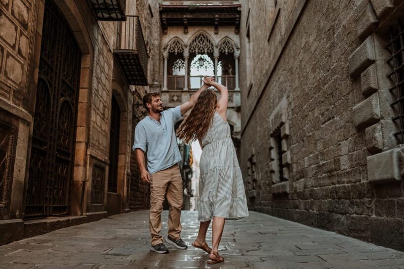 Barcelona: Gothic Quarter Cinematic Photoshoot and Guide - An In-Depth Look at the Gothic Quarter Photoshoot