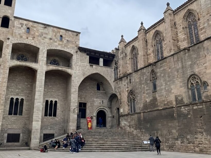 Barcelona: Gothic Quarter Group or Private Tour - An In-Depth Look at the Tour