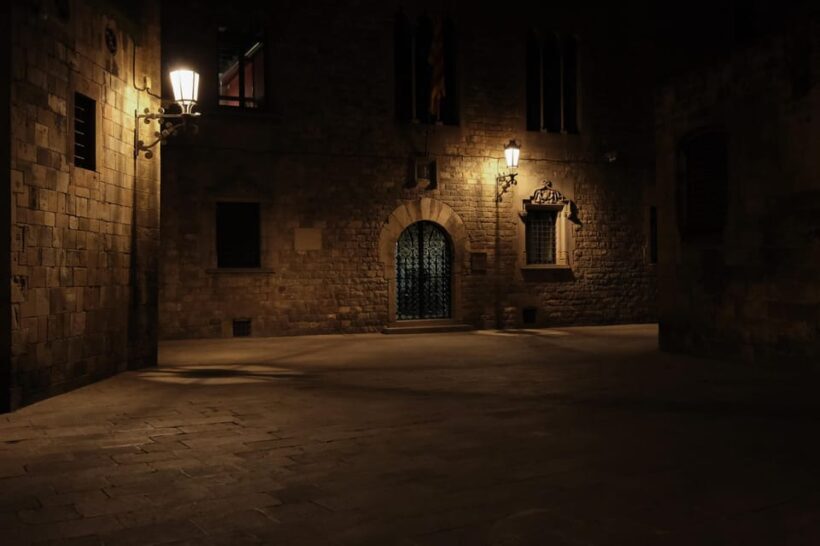 Barcelona: Gothic Quarter Night Walk Mysteries and Legends - Authentic Experiences and Genuine Value