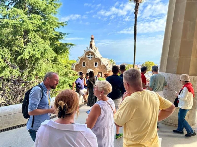 Barcelona: Gothic Quarter, Sagrada Familia & Park Güell Tour - Discovering Barcelona with a Local-Led Tour