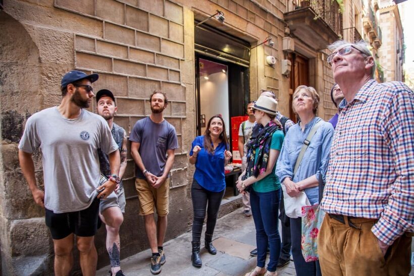 Barcelona: Gothic Quarter's Deepest Secrets Tour and Sangria - An In-Depth Look at the Tour Experience