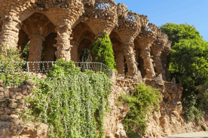 Barcelona: Guell Park Small-Group Tour & Dragon Stairway - The Value of a Guided Tour