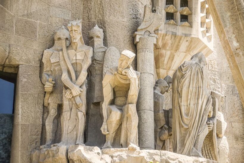 Barcelona: Guided Tour of Sagrada Familia - Key Points