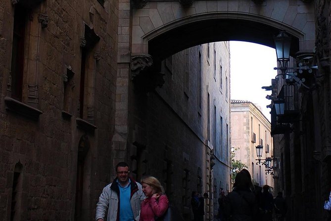 Barcelona Hidden Treasuers : Barrio Gotico City Tour in German - The Sum Up