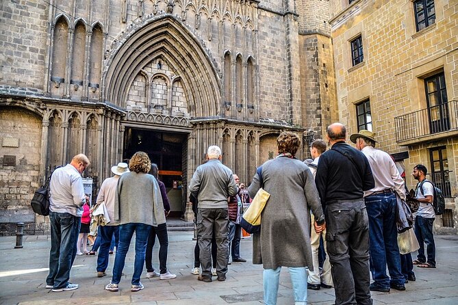 Barcelona Highlights Guided Tour With Monjuic Cable Car - Exploring Gothic Quarter and Born Neighborhood