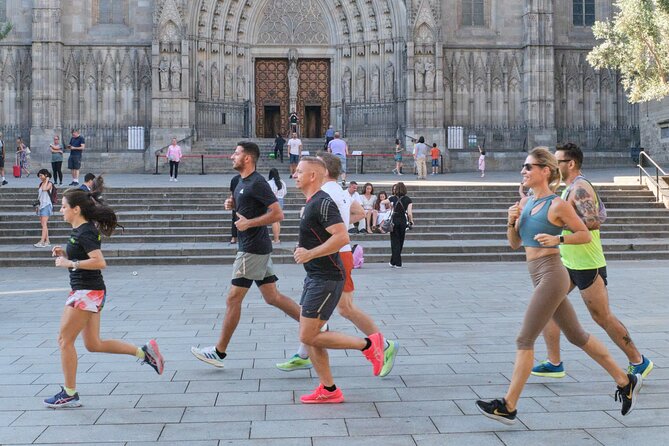 Barcelona Highlights Running Tour - Exploring La Sagrada Familia