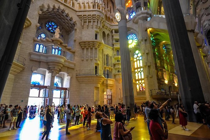 Barcelona Highlights & Sagrada Familia Skip-the-Line Private Tour - Pricing and Booking Details