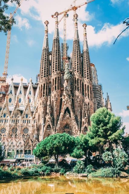 Barcelona Highlights: The Best of Gaudi On Segway - Key Points