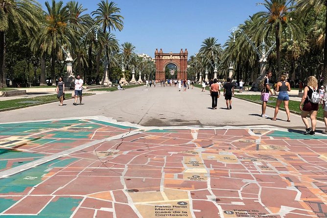 Barcelona Highlights Walking Tour - Stop 3: El Fossar de les Moreres