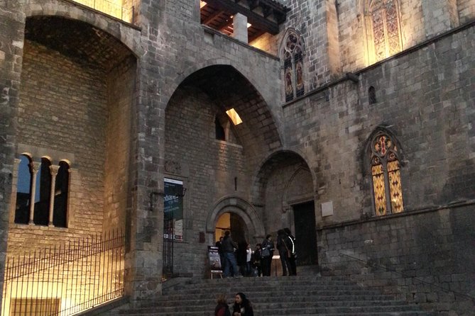 Barcelona Highlights With a Local Friend - Immersive Art and Architecture Exploration