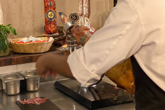 Barcelona Historic Walking Tour and Food Experience - Savoring Tapas and Pinchos