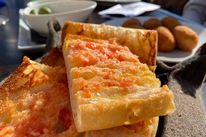 Barcelona Historic Walking Tour and Food Experience - Discovering the Charm of El Born