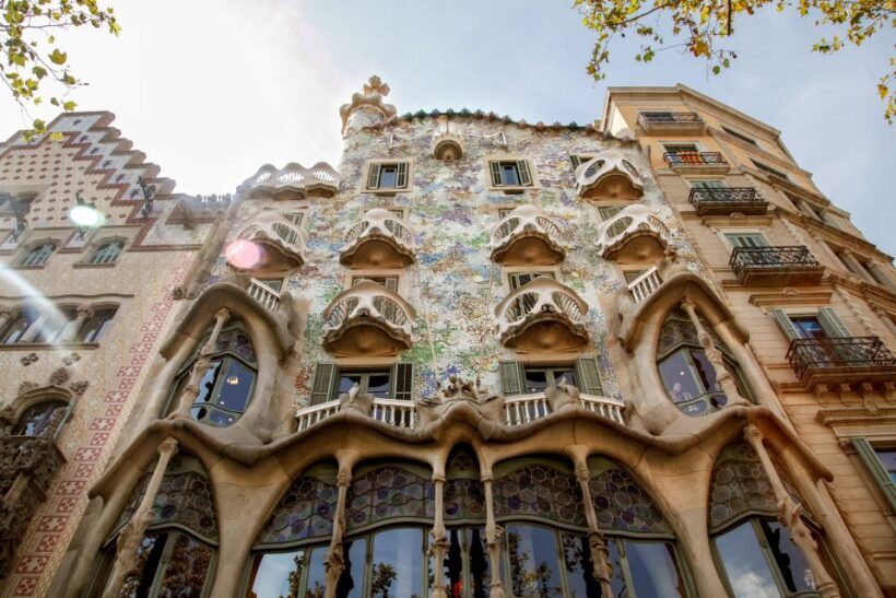 Barcelona Historical 3-Hour Bike Tour - Detailed Breakdown of the Itinerary