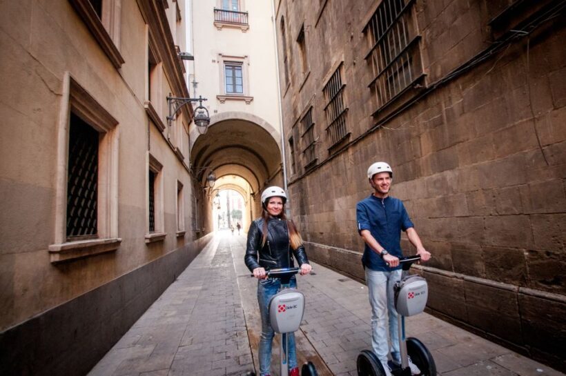 Barcelona Insiders Segway Tour 1.5h - The Equipment and Safety