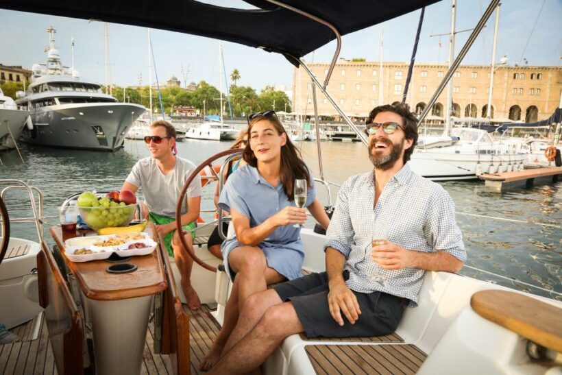Barcelona: Light Brunch Sailing Experience with Drinks - Starting Point and Logistics