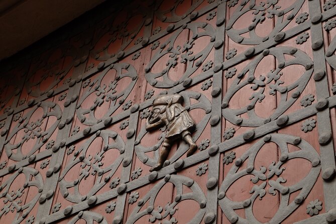 Barcelona Literary Tour - Beyond Orwell and Hemingway - Analyzing the Value