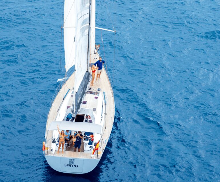 Barcelona: Luxury Yacht Private Sailing Tour - Key Points