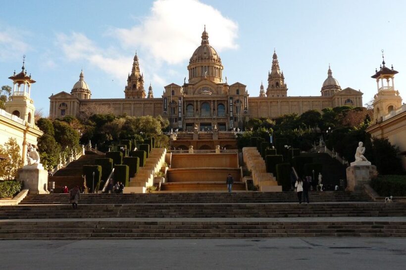 Barcelona: Montjuïc Cable Car Ticket with Audio Guide - Who Should Consider This Tour?