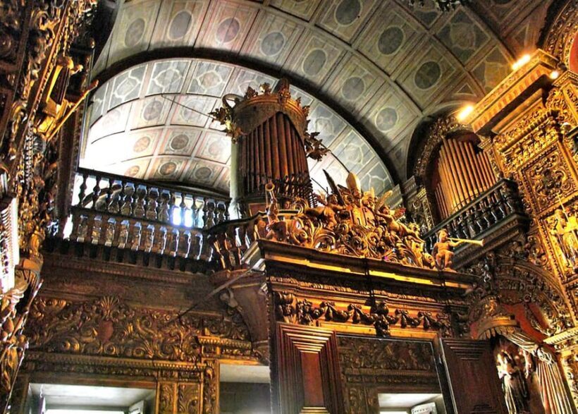 Barcelona: Montserrat Monastery Guided Tour with Transfers - Discover the Magic of Montserrat: A Guided Tour from Barcelona