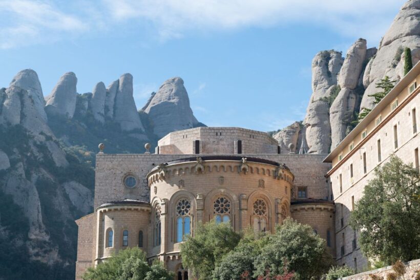 Barcelona: Montserrat & Sagrada Familia Guided Tour - FAQ
