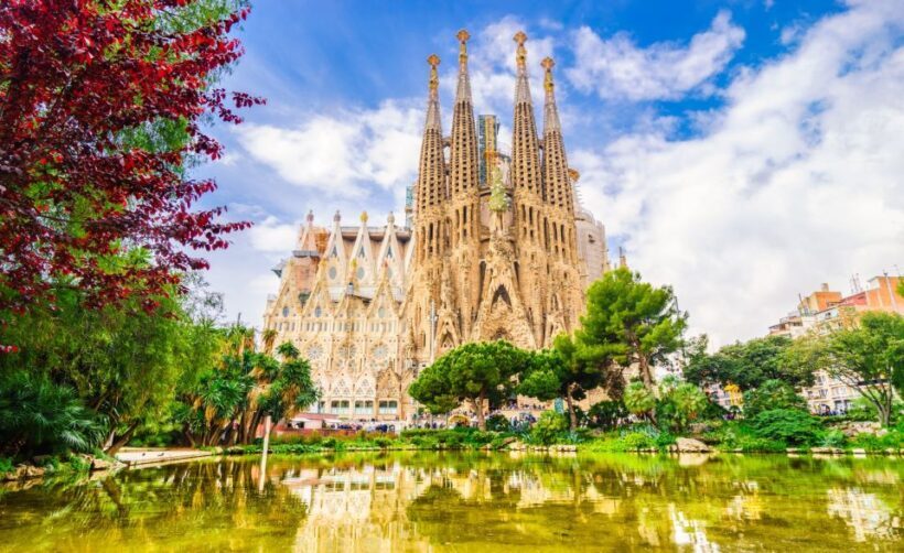 Barcelona Old Town Tour with Family-friendly Attractions - Why This Tour Is Worth Considering
