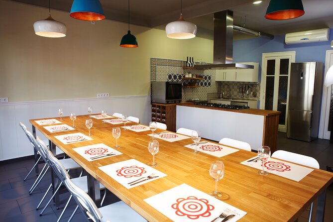 Barcelona Paella Cooking Class Overviewing Las Ramblas - Renowned Chefs and Class Atmosphere