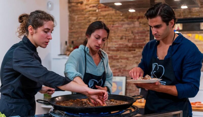 Barcelona: Paella Cooking Class with Sangria & Cava Tasting - What Makes This Tour Stand Out?