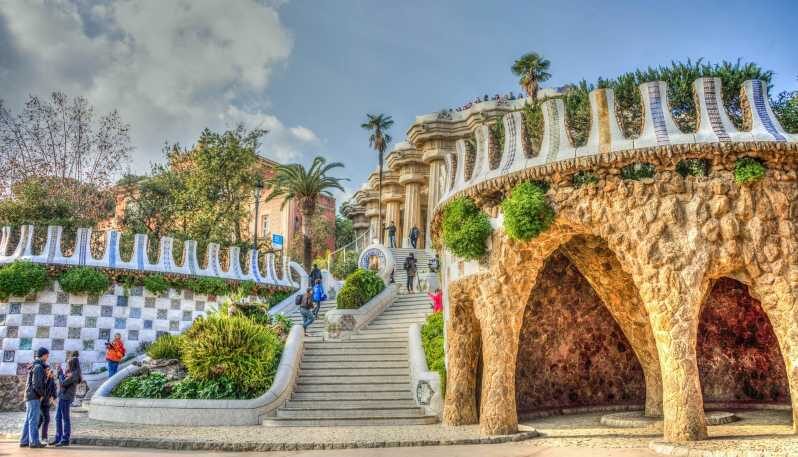 Barcelona: Park Güell Guided Tour - Key Points