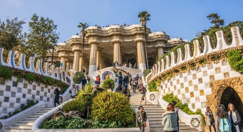 Barcelona: Park Guell Guided Tour with Skip The Line Entry - What’s Included and What’s Not