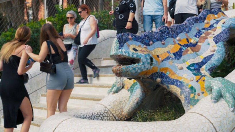 Barcelona: Park Guell Guided Tour with Skip The Line Entry - Practical Tips for Tour Day