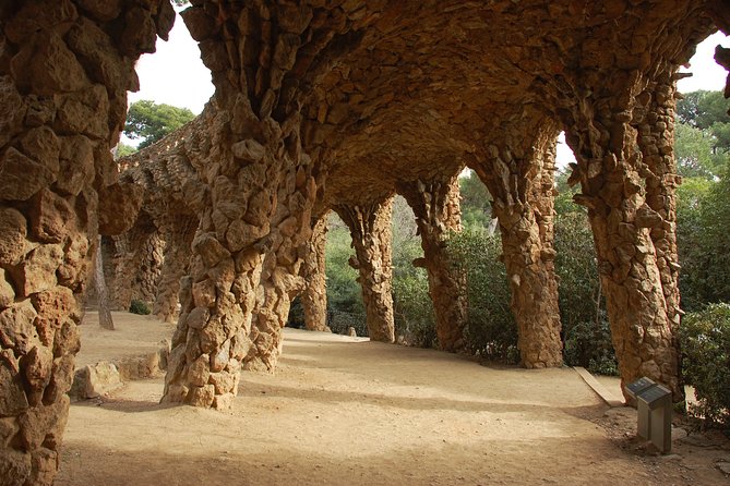 Barcelona: Park Guell Guided Tour with Skip the Line Ticket - Who Should Consider This Tour?