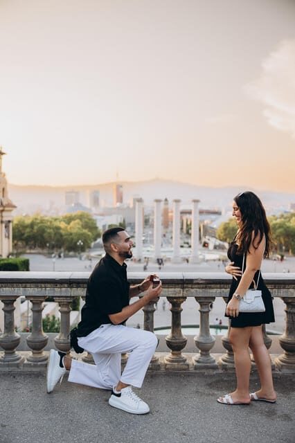 Barcelona: Photoshoot Tour Old Town, Gothic Quarter - Who Should Consider This Tour?